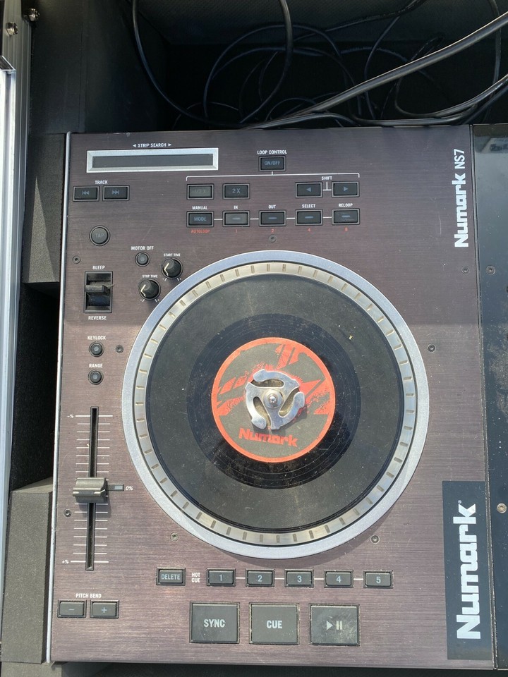 Numark NS7 with ProX XS-NS7iii Flight Case | eBay