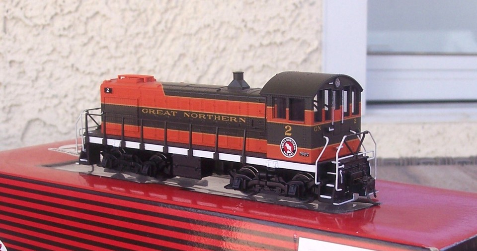 Great Northern Railway Railroad Alco S-2 Powered Locomotive Atlas HO ...
