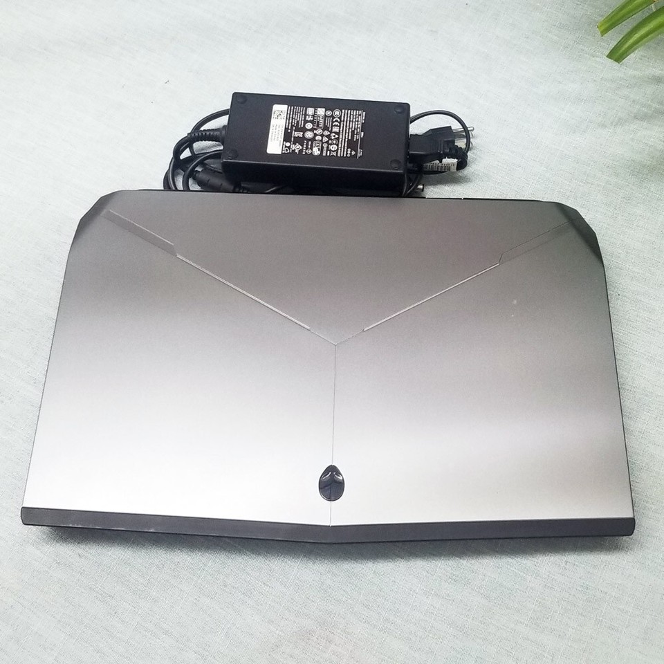 Alienware 17 R3 i7-6700HQ GTX 970M 16 GB Ram 128GB SSD 1 TB HDD 4K ...