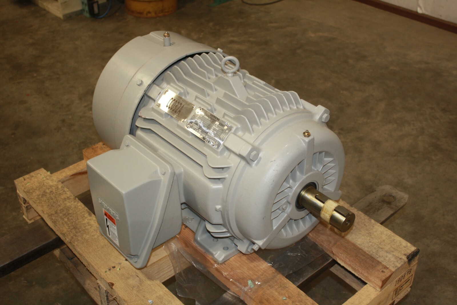 New Siemens 15 HP Premium Efficiency Electric Motor 1180 RPM 284T VFD ...