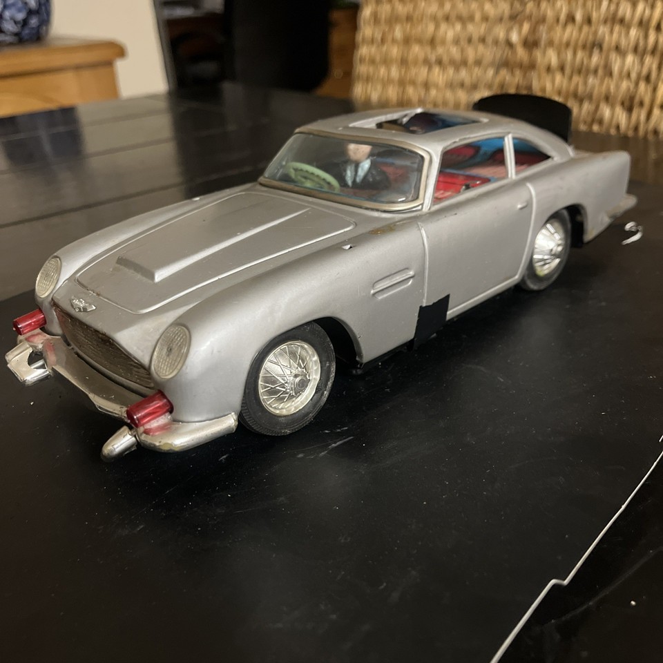 Vintage James Bond 007 Aston Martin DB5 Battery Operated Toy Car | eBay