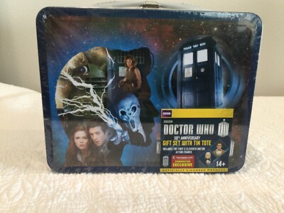 Doctor WHO lunch box 50th anniversary Convention Exclusive w/ 2 Action ...