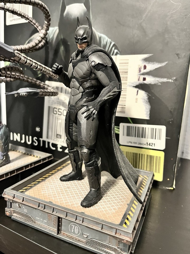 Injustice 2 Statue Batman vs Brainiac | eBay