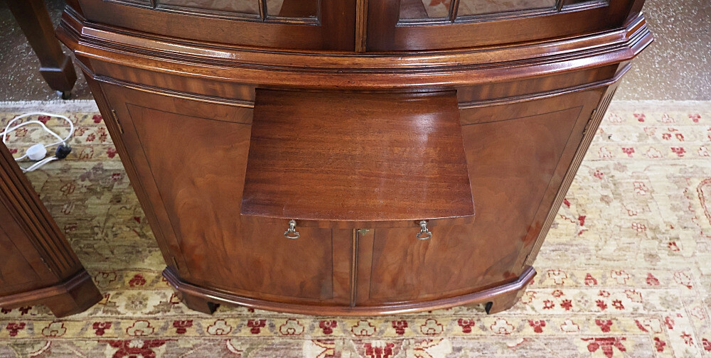 Pair of English Bevan Funnell Reprodux Mahogany Chippendale Corner ...