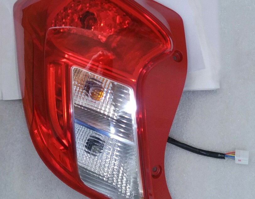 42607401 Rear Left Tail Lights Lamp Assy (Non-LED) for 2016 2017 Chevy ...