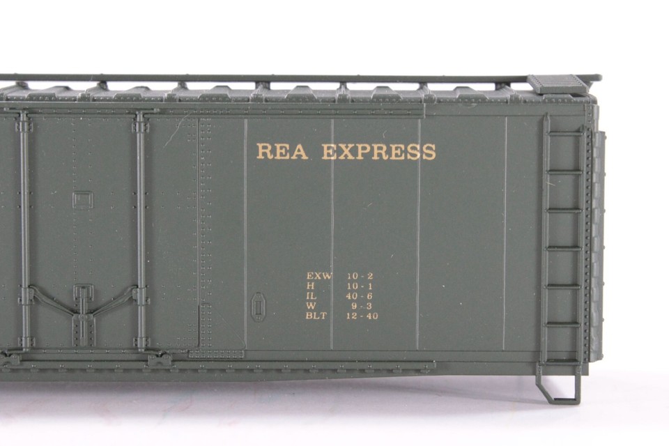 HO Con-Cor 40ft New York Central / REA Express Box Car Missing Parts ...