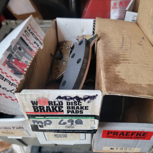 Rear Brake Pad Set World Brake MD690 Brake Pads Fit 96-02 Town Car ...