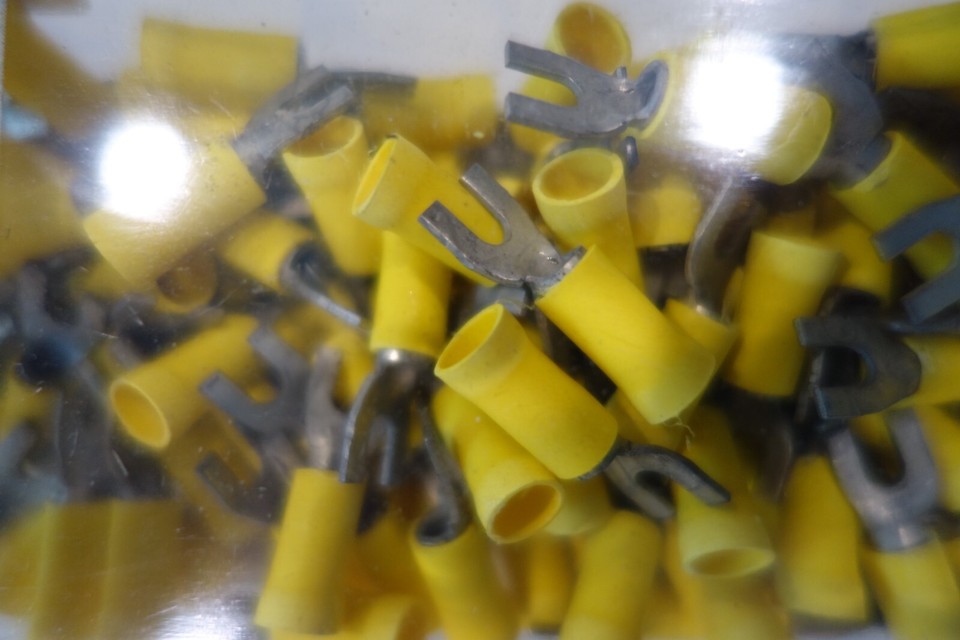 Vaco Solderless Terminals Insulated C63406 - 12-10 AWG 4-6 Stud (100 ...