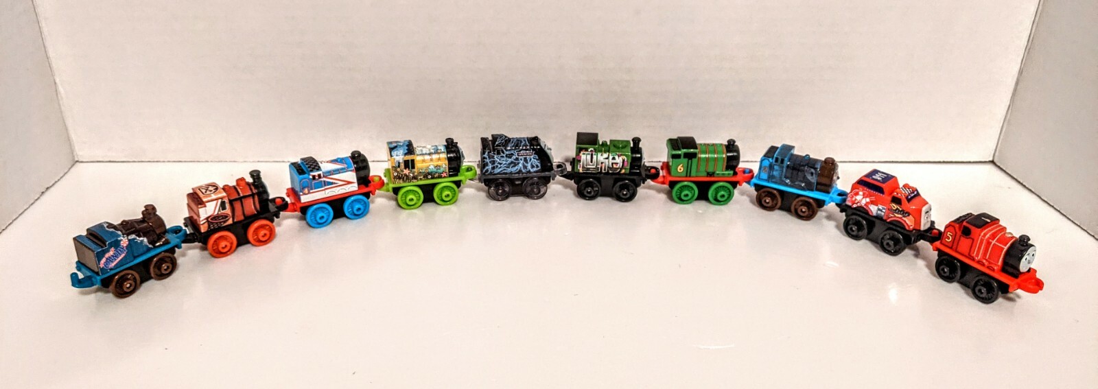 Mini Thomas The Train Lot Of 10 Various Thomas Trains | eBay