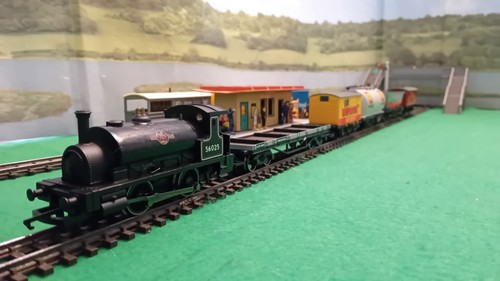 Hornby OO Gauge Boxed BR Steam Loco, No. 56025, Goods Train Set with 5 ...