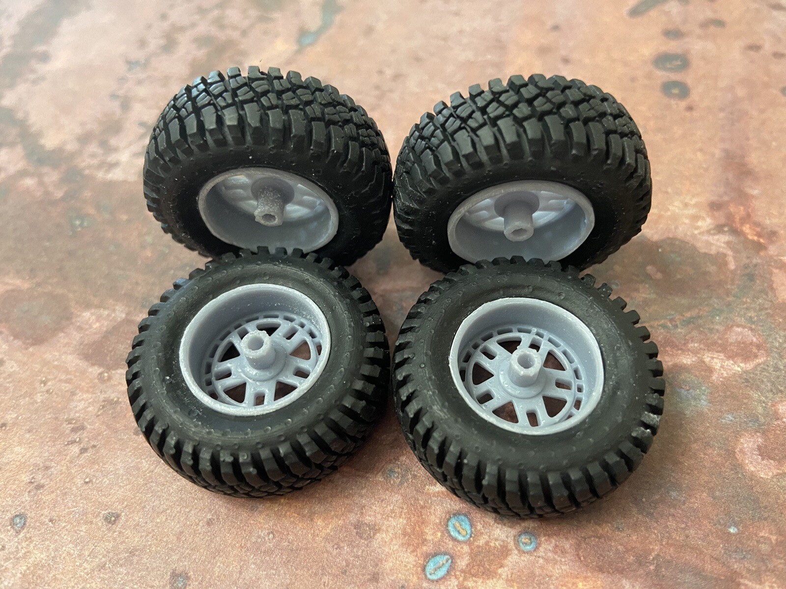 1/24 Scale: 18-Inch Fuel Nitro Wheels W/ Mud Tires; Jeep, Resin 1/25 ...