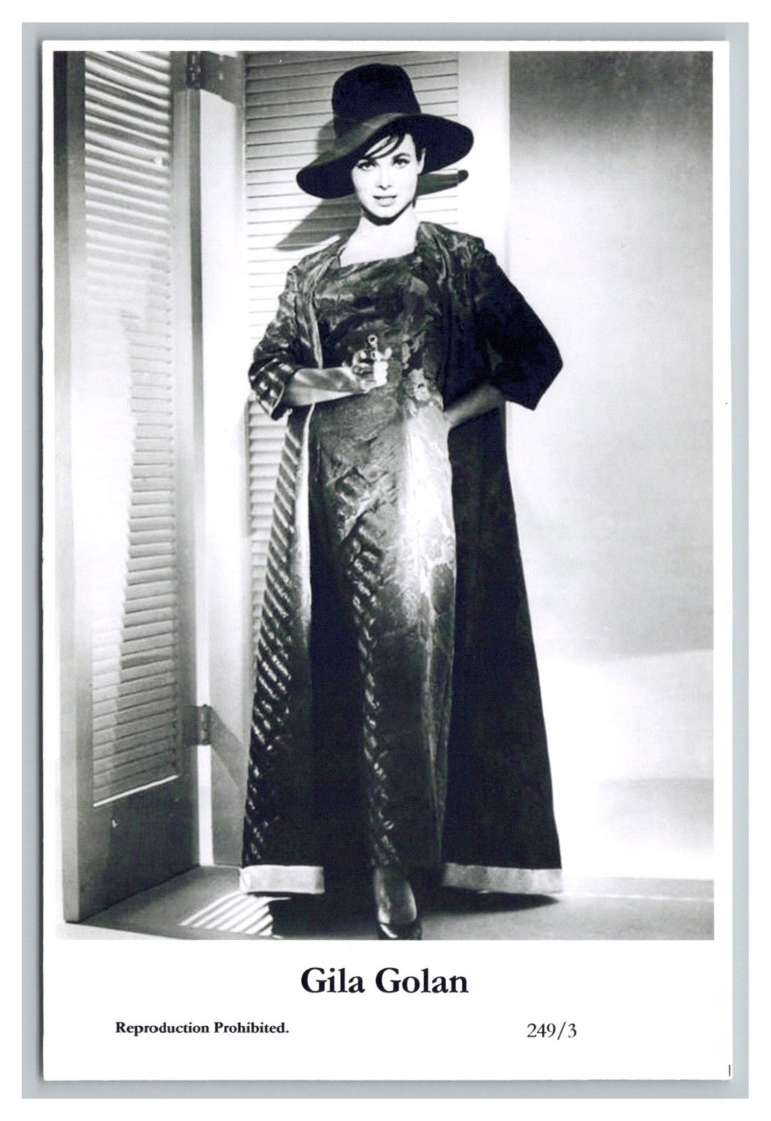 Gila Golan (C) Swiftsure Postcard year 2000 modern print 249/3 glamour ...