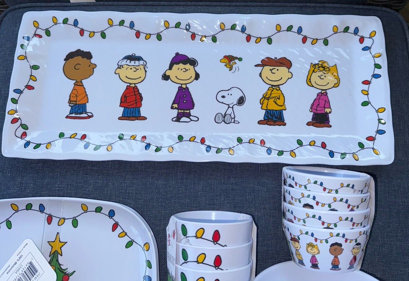 Peanuts Charlie Brown Gang Melamine Christmas Set Plates Bowls Platter ...
