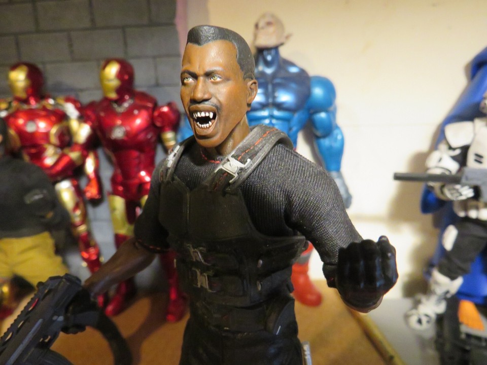 Custom painted head for Marvel's Blade (W. Snipes) screaming MEZCO 1/12 ...