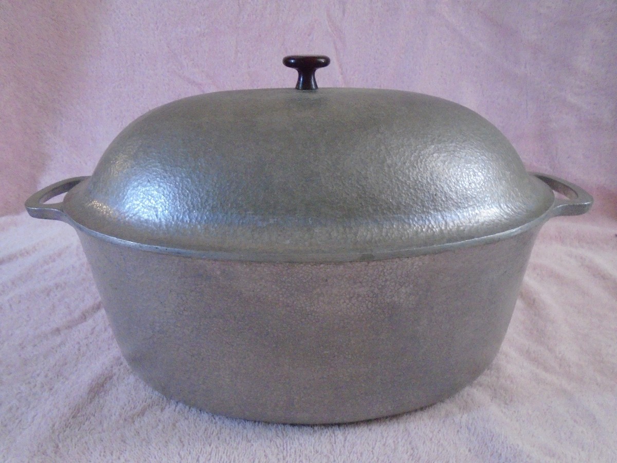 Vintage Club Aluminum Cookware Hammercraft Oval Dutch Oven