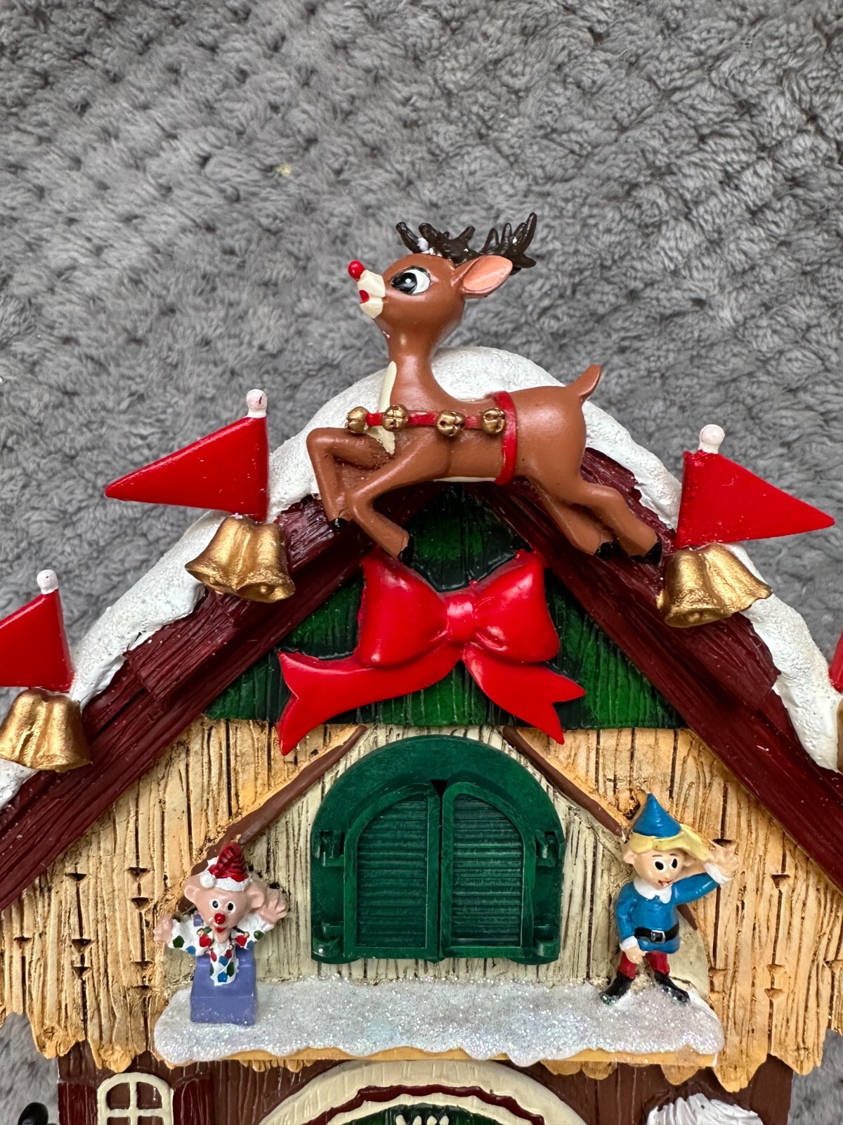 Bradford Exchange Rudolph the Red Nosed Reindeer Musical Cuckoo Clock ...
