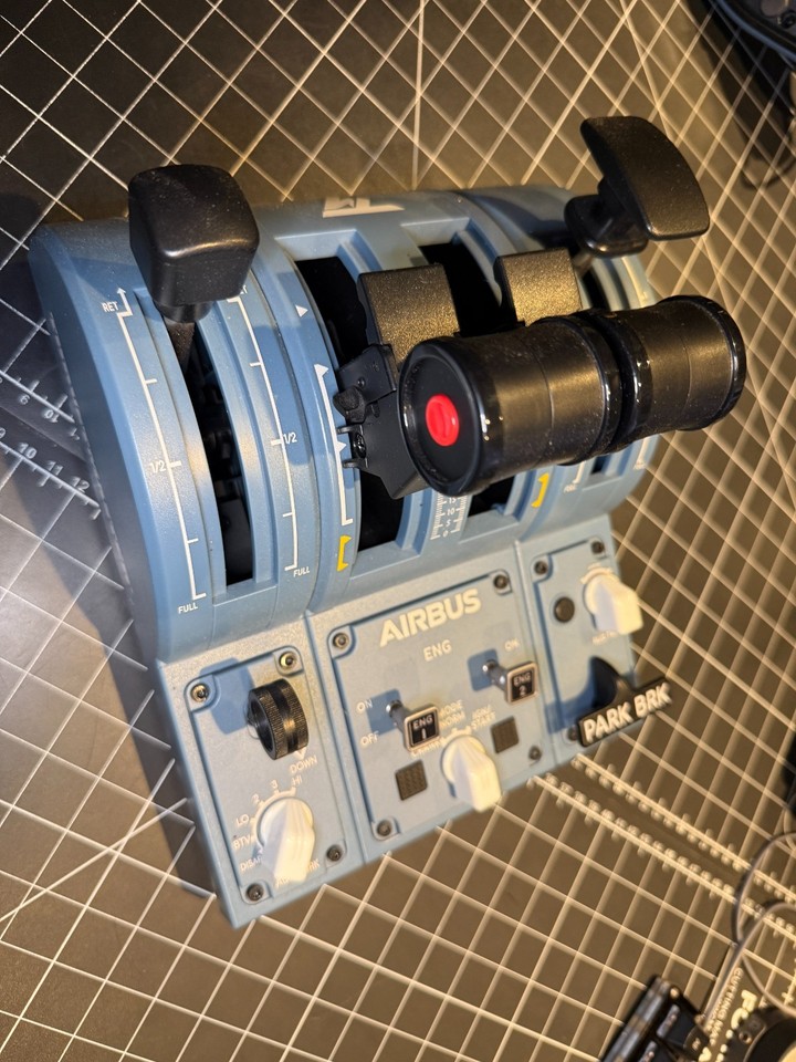 Thrustmaster TCA Airbus Edition Throttle Quadrant with Flaps and ...