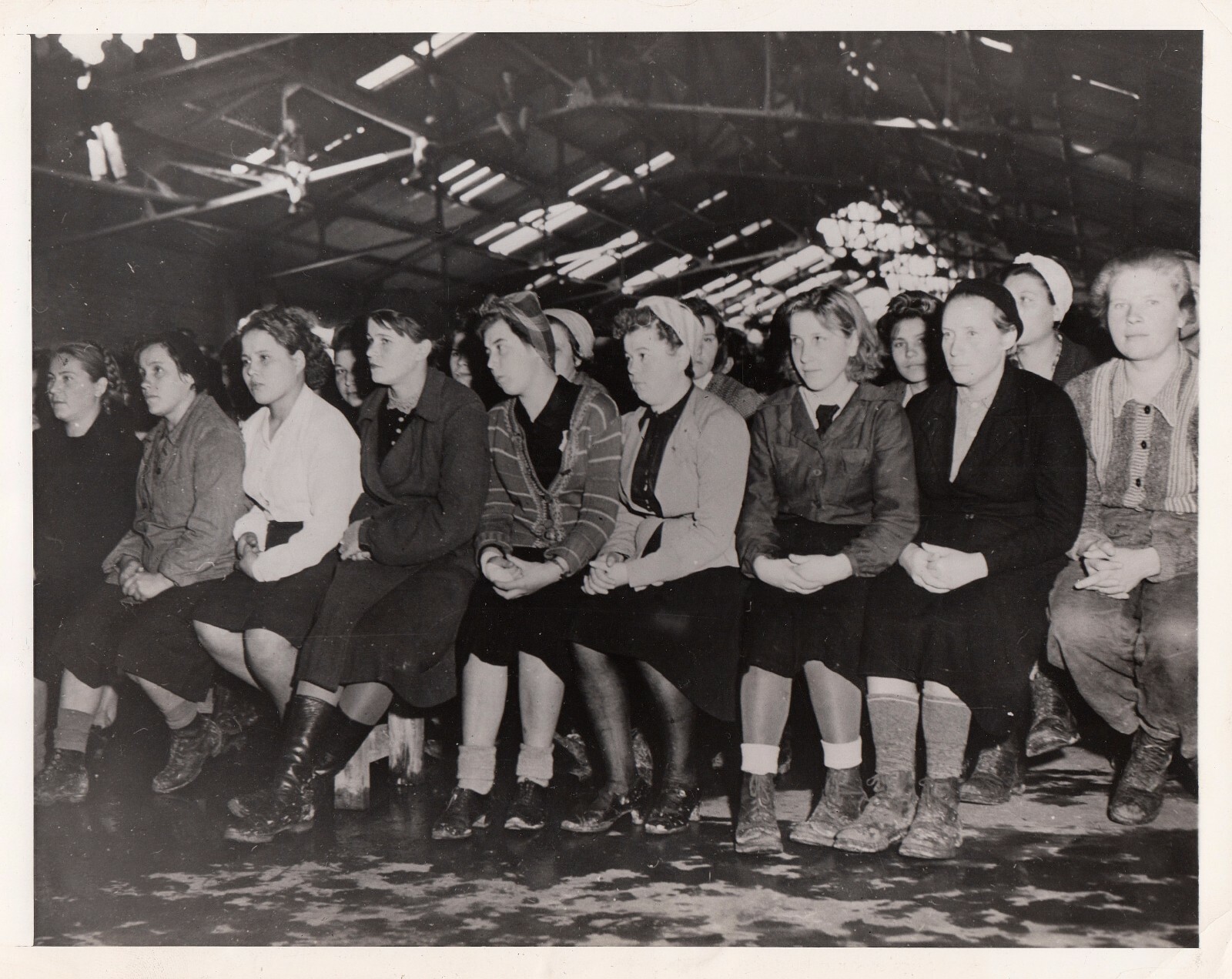 WORLD WAR ll ~ RUSSIAN SLAVE LABOR WOMEN LISTEN TO US ARMY BAND - 1944 ...