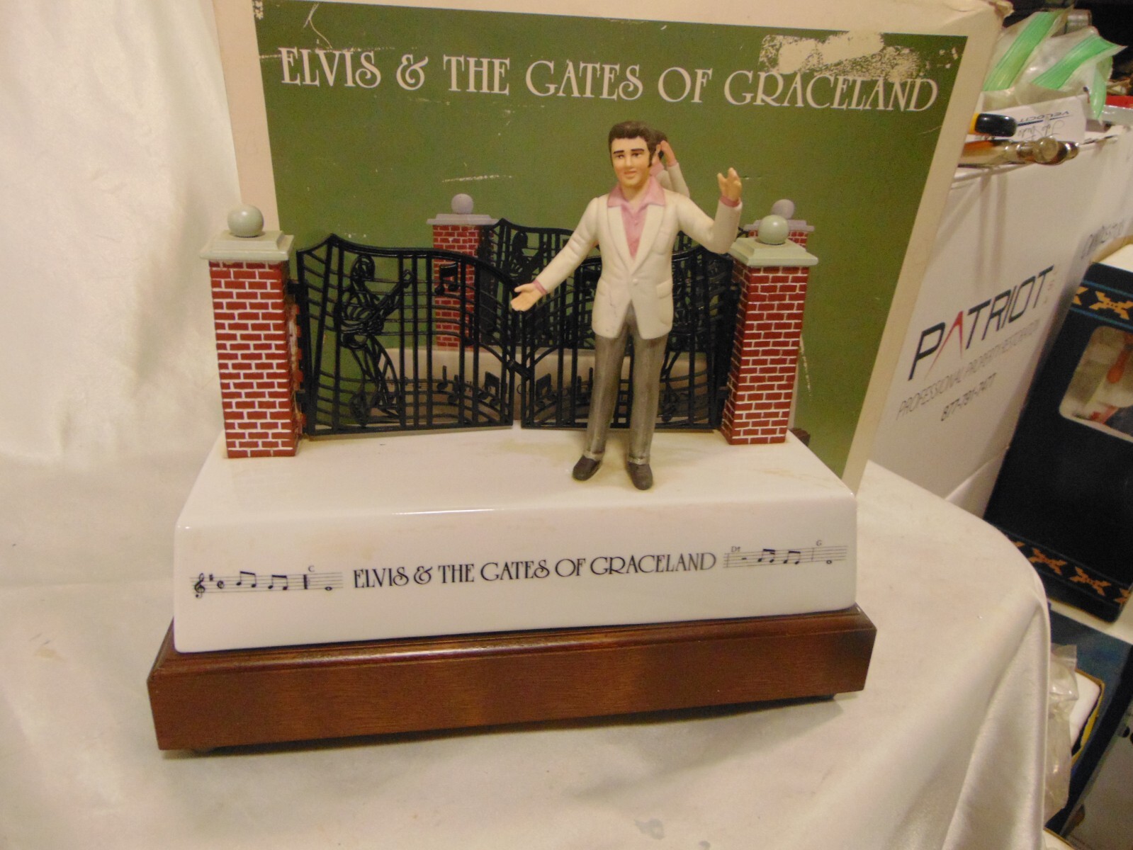 Elvis Presley & The Gates of Graceland Musical Decanter by McCormick w ...