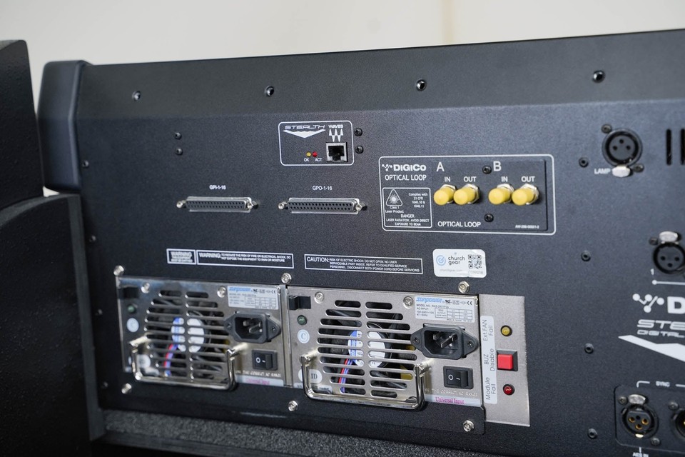 DiGiCo SD10 Digital Mixing Console w/ Waves Card, ST Optical & Road ...