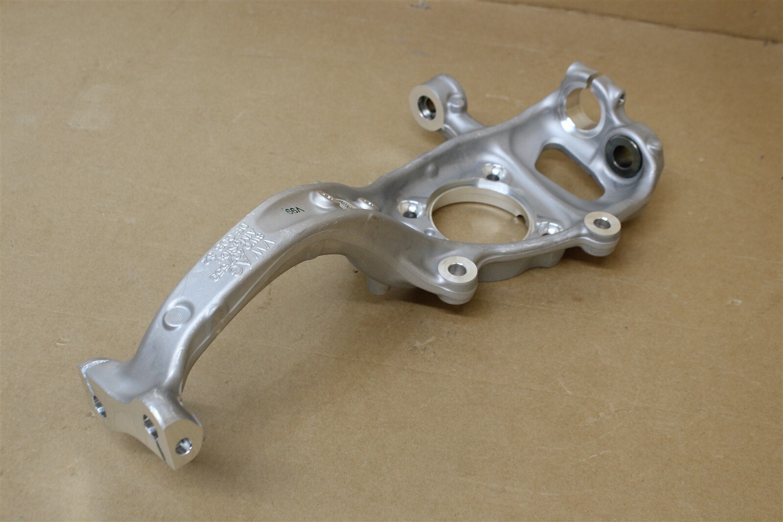 Audi A4 2016 onwards Left Front Wheel bearing Housing 8W0407253F New ...