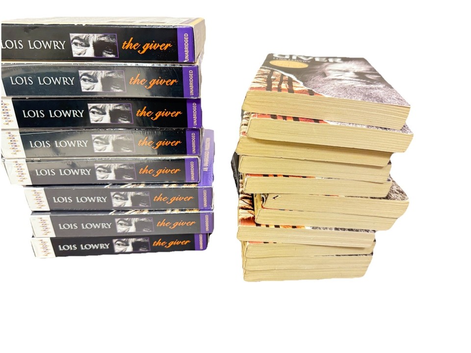The Giver By Lois Lowry Classroom Set Of 11 Books And 8 CDs | eBay