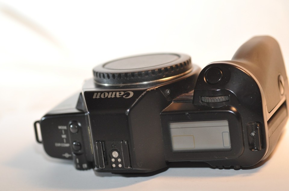 Canon EOS 630 35mm FILM SLR Analog camera body GR-30 Grip NOT WORKING ...