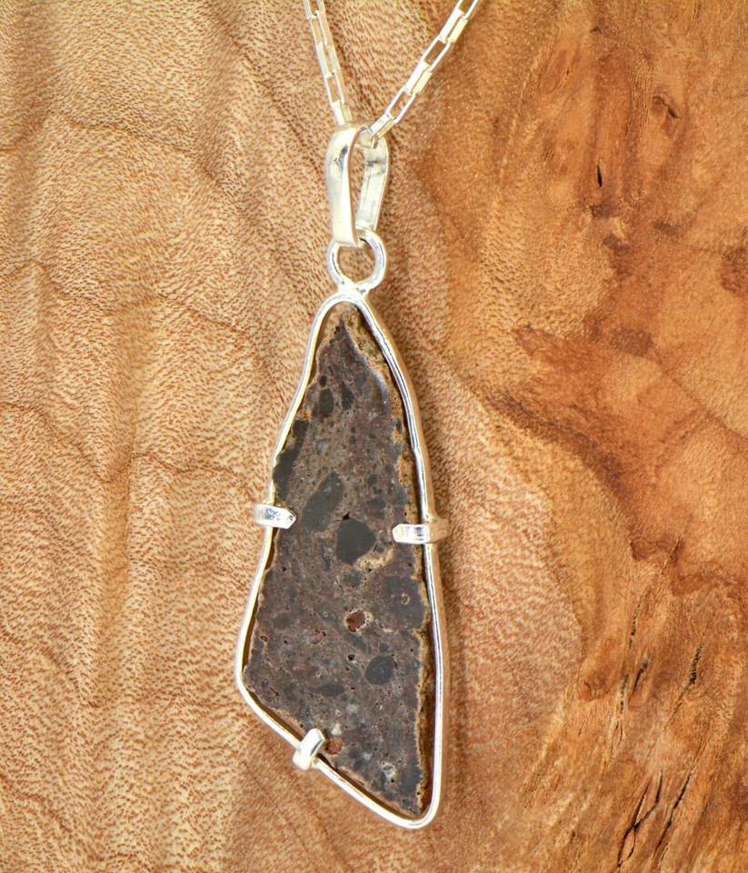 TISSERLITINE Raw Collection - Lunar Meteorite Necklace - TOP METEORITE ...