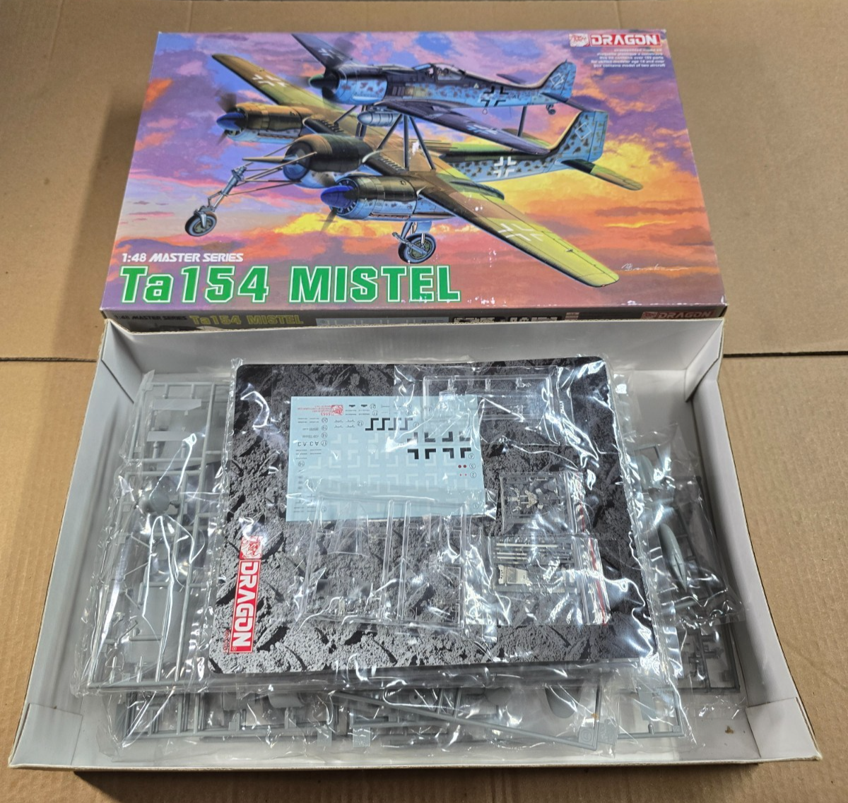 Dragon 1:48 Focke-Wulf FW190 & Ta154 Mistel WWII Model Airplane Kit ...