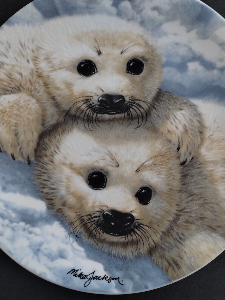 Baby Seal Harp Snow Globe
