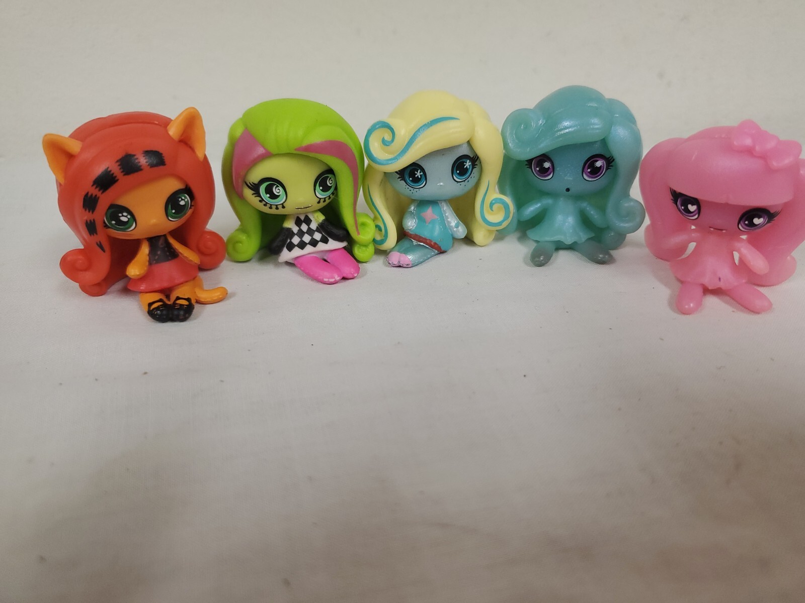 Monster High Mini's (5) Toralei Draculaura Twyla Venus Mcflytrap ...