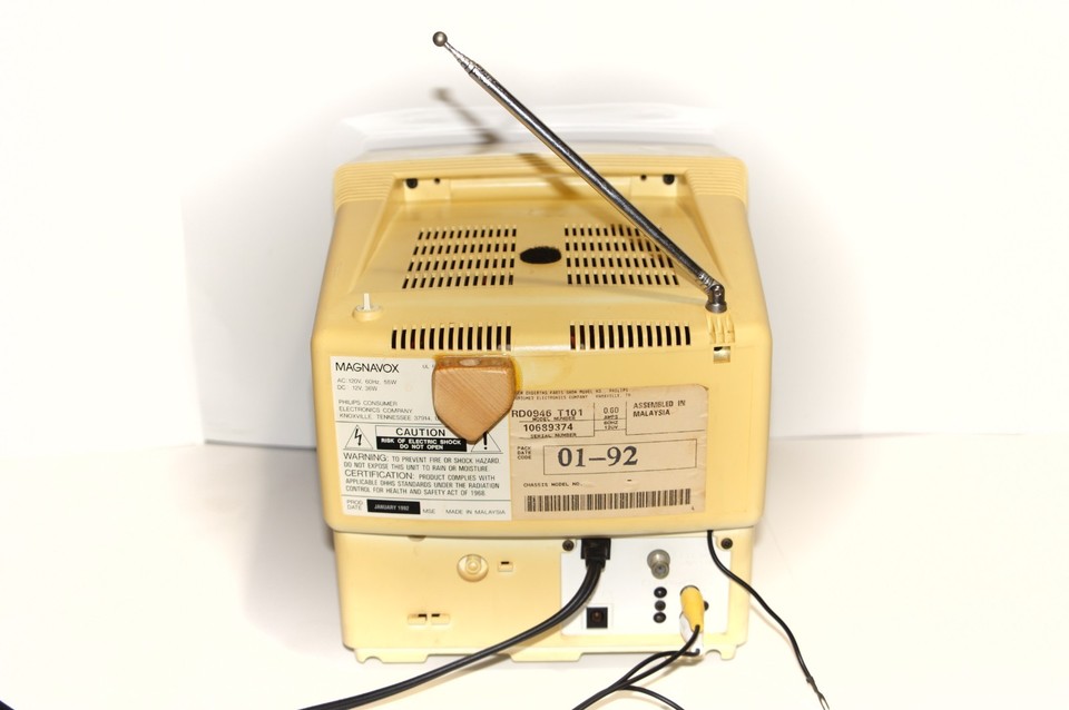 🔥1992 Vintage Magnavox Small 9" CRT Retro Gaming TV White AV Hookups ...