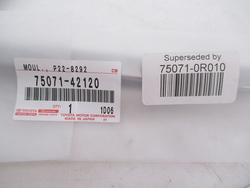 Genuine OEM Toyota 75071-0R010 Right Reveal Molding 2019-20 RAV4 2021 ...