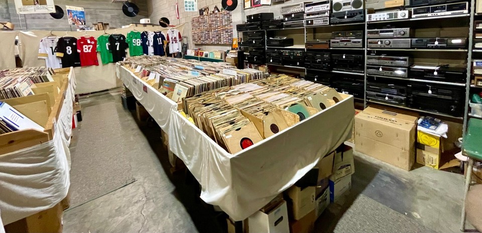 Create your own record lot Bulk vinyl records various genres LPs $4.99 ...