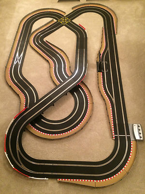 Scalextric Digital Large Layout with Pit Lane & Pit Lane Game & 2 Cars ...