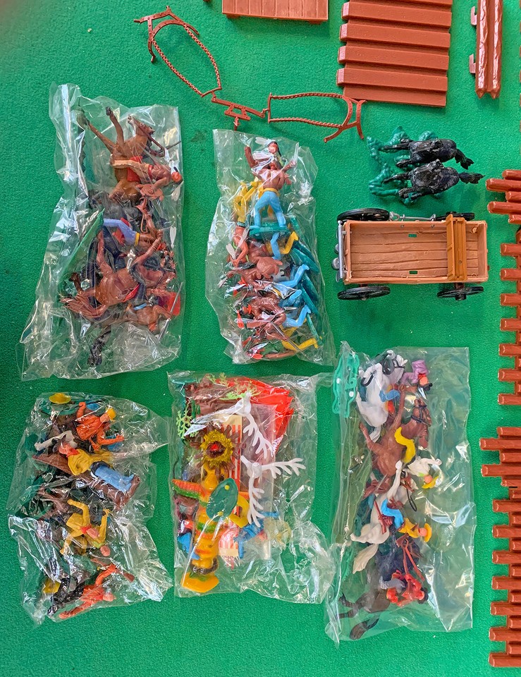 Empire Fort Geronimo Playset 0130 - 1978 - MIB- Britains Swoppet copies ...