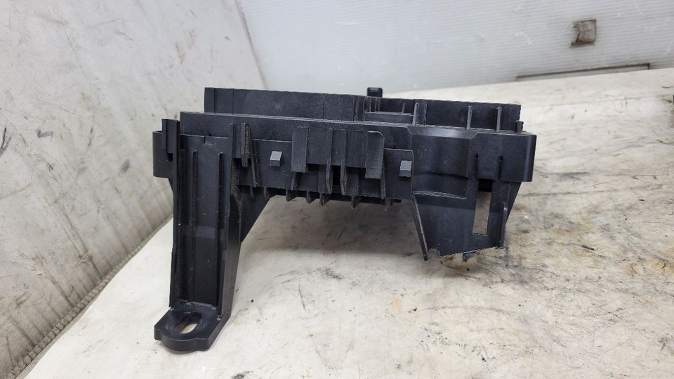 2015-2020 ESCALADE LH UNDER DASH FUSE BOX WIRE JUNCTION 84114438 19-20 ...