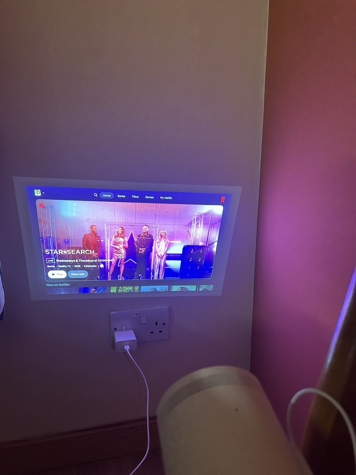 Samsung The Freestyle 2 Portable Projector Boxed Excellent HDMI Cable ...