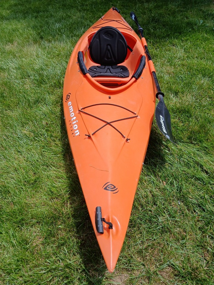 Emotion Glide sit-in kayak 9.5 feet | eBay
