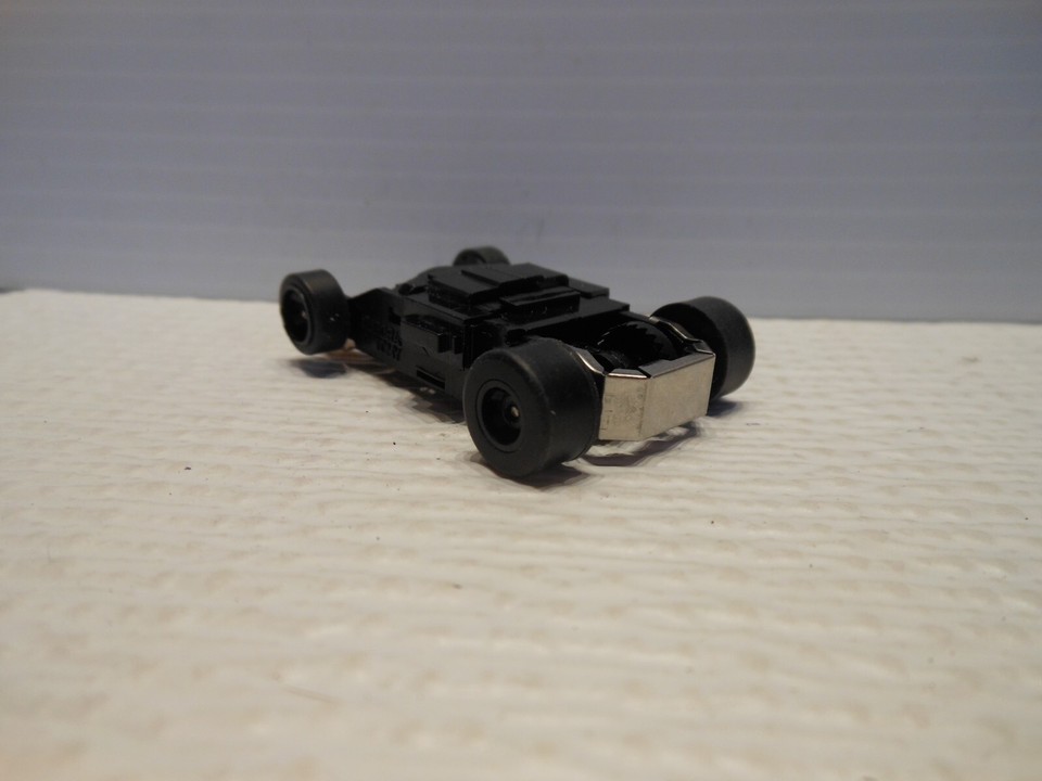 AFX SUPER G-PLUS SLOT CAR CHASSIS BODY CLIP BLACK RIMS REAR END ...