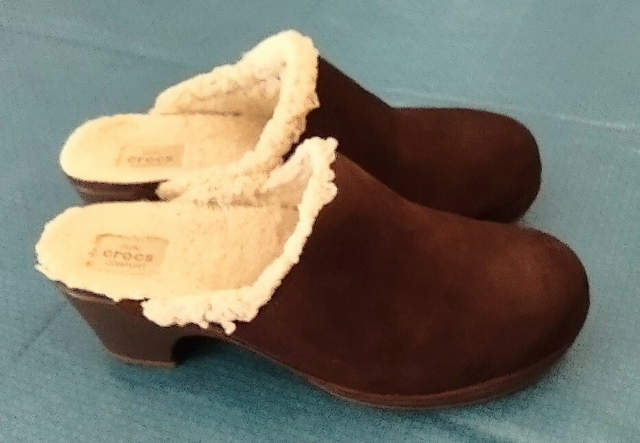 Crocs Daul Comfort Clogs 8 Brown Suede Sherpa Lined - Gem