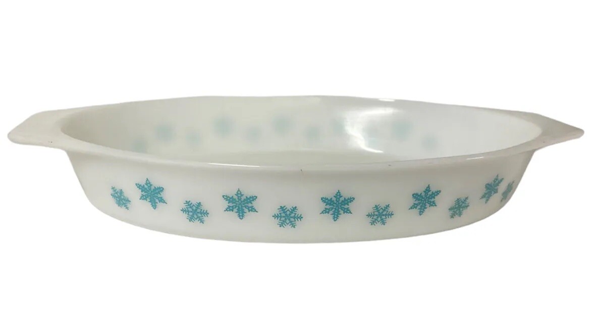 Vintage White Pyrex Casserole Glass Dish with Aqua Snowflakes 1.5 Q | eBay