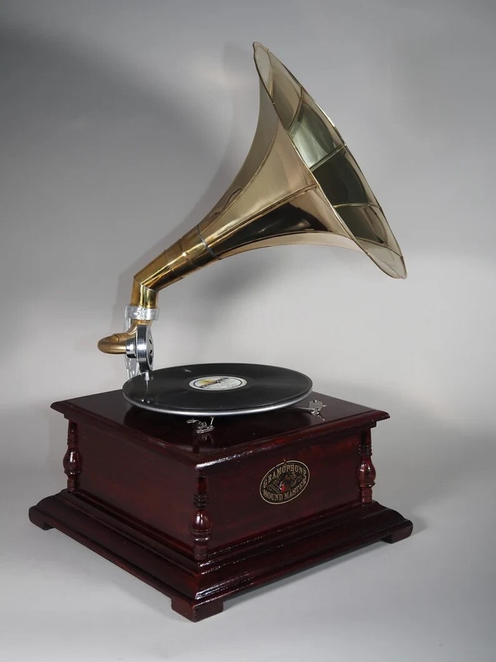 Beautiful ANTIQUE STYLE Gramophone, Phonograph New Working - Record ...