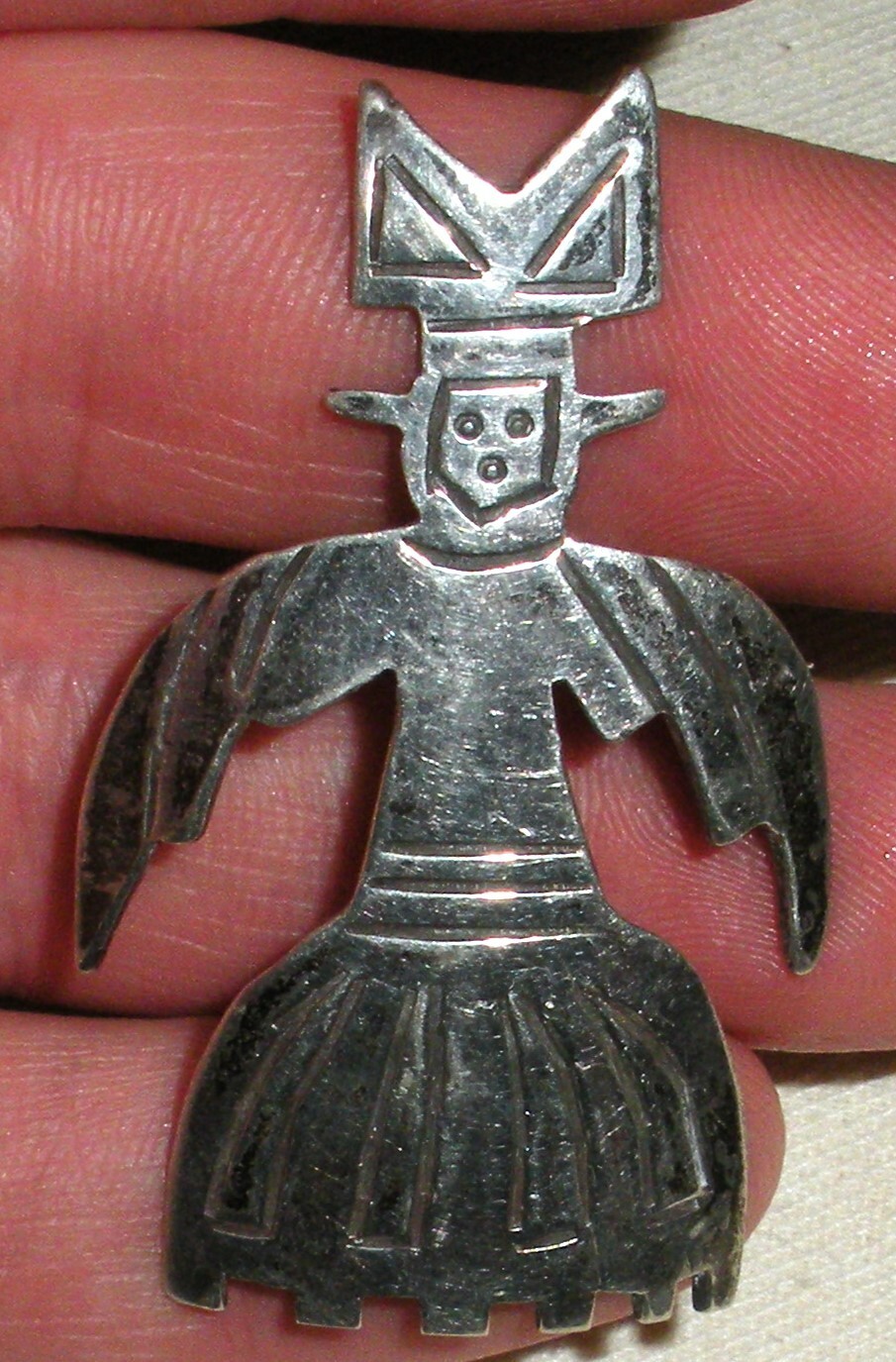 ANTIQUE NAVAJO KACHINA YEI FIGURE STERLING SILVER PIN… - Gem