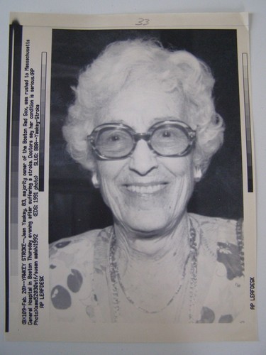 Wire Press Photo Boston Red Sox 2/20/92 Jean Yawkey rushed to Hospital ...