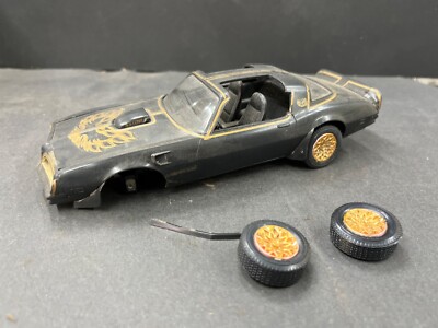 C16 MPC 1977 Pontiac Firebird Trans Am annual Built car model 1/25 McM ...