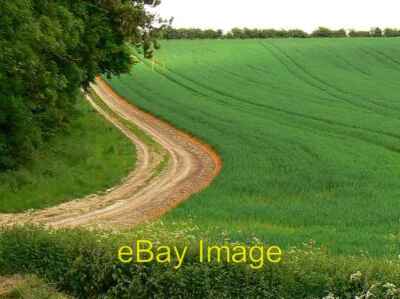 Photo 6x4 Wansdyke near East Kennett The old earthwork from Bath to ...
