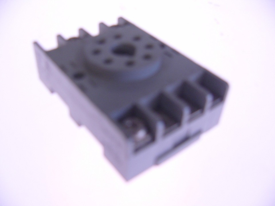 IDEC SR2P-06 10A 300V 8-PIN RELAY SOCKET GREAT CONDITION! (G69) | eBay