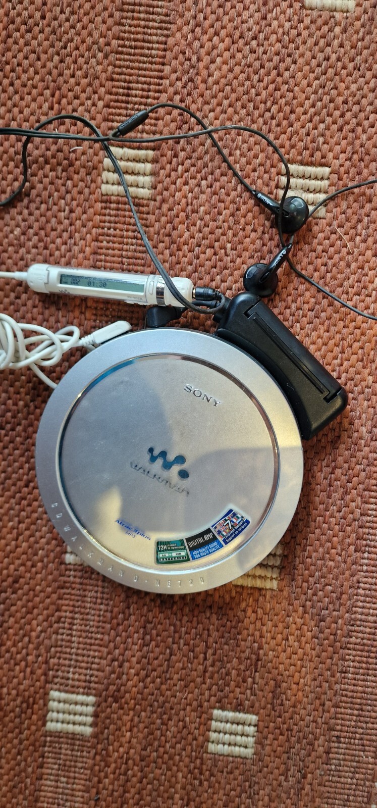 Sony ATRAC/MP3 CD Walkman - Portable CD Player D-NE720/SM | eBay