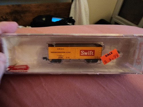 ROUNDHOUSE N Gauge 36' Steel Underframe Meat Reefer Swift | eBay